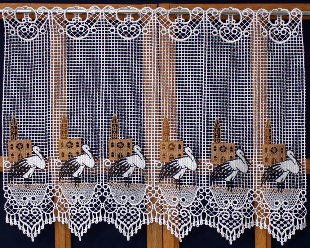 Brise bise en macramé thème Alsacien avec cigogne et cathédrale