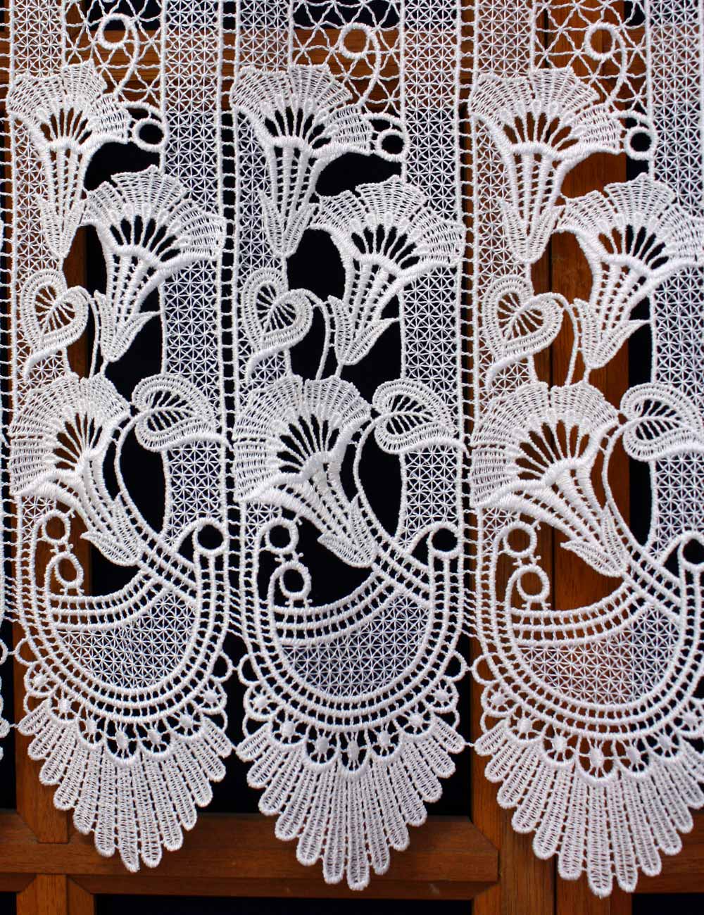 Rideau brise bise en macramé thème floral modèle Liseron